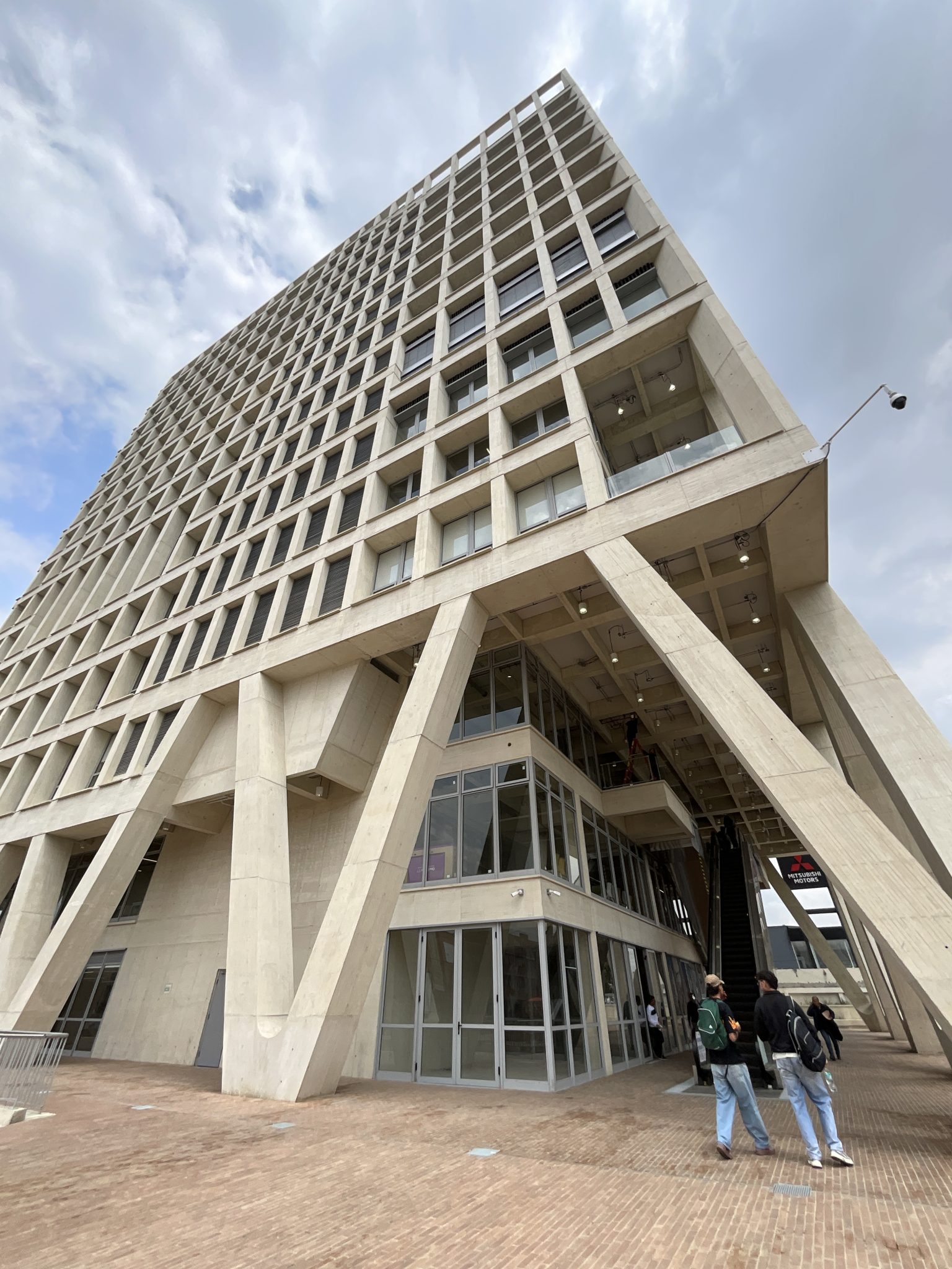 INDIGO Colombia – Parqueaderos y movilidad urbana